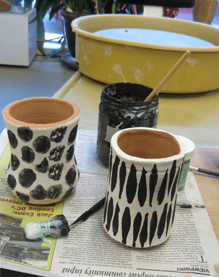 Pottery with Iron Oxide Glaze Patterns | themuddypalette